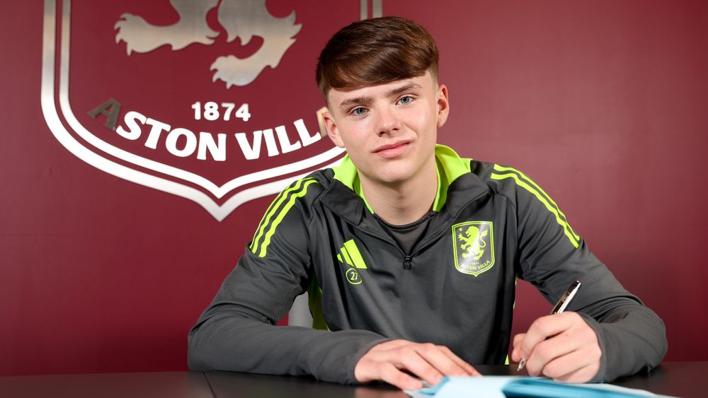 Vinnie Hayward signs first professional contract | Aston Villa