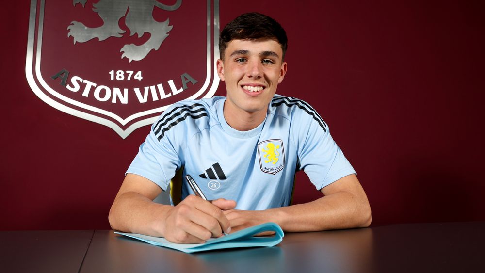 Oliver Bindley signs professional contract | Aston Villa