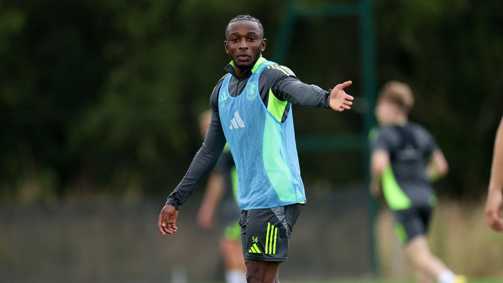 Seb Revan completes Wrexham move | Aston Villa