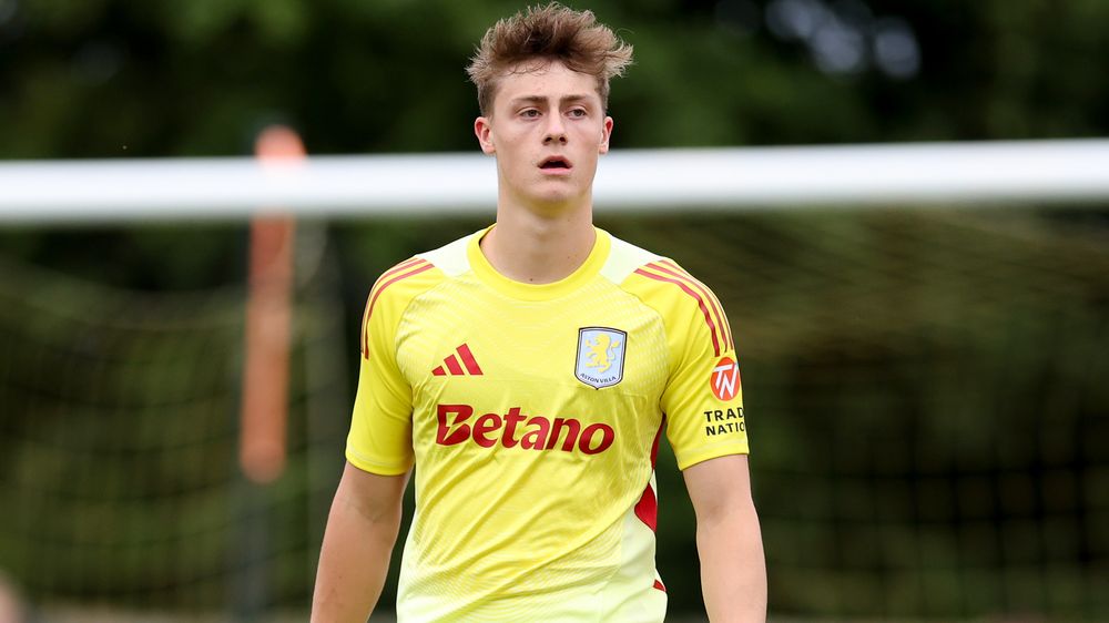 Sam Lewis in Oxford City loan | Aston Villa