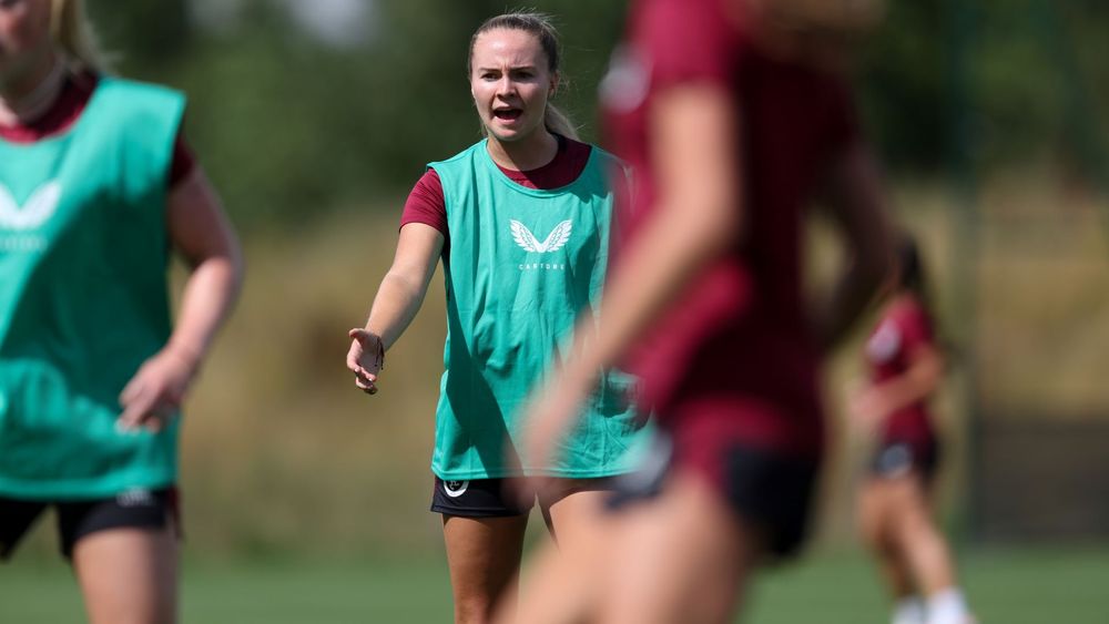 GALLERY: Aston Villa Women return to the grass | Aston Villa
